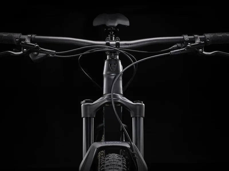 TREK Roscoe 7 Hardtail Mountain Bike in Matte Trek Black